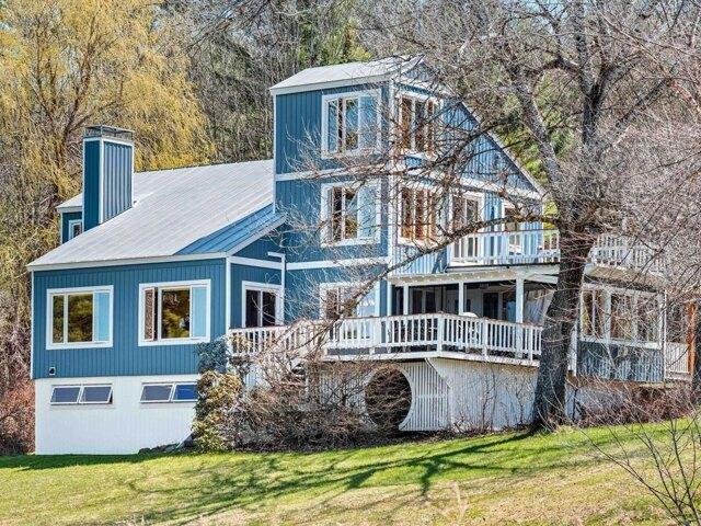 Middle Rd, Plainfield, Home For Sale