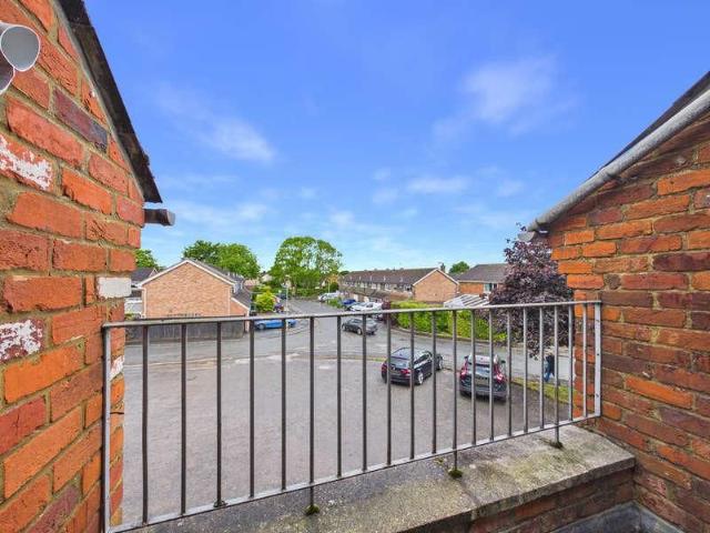Middle Way, Chinnor, Oxfordshire, OX39