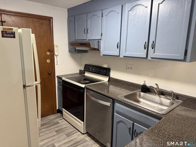 Middle Tpke W Apt C, Manchester, Condo For Sale