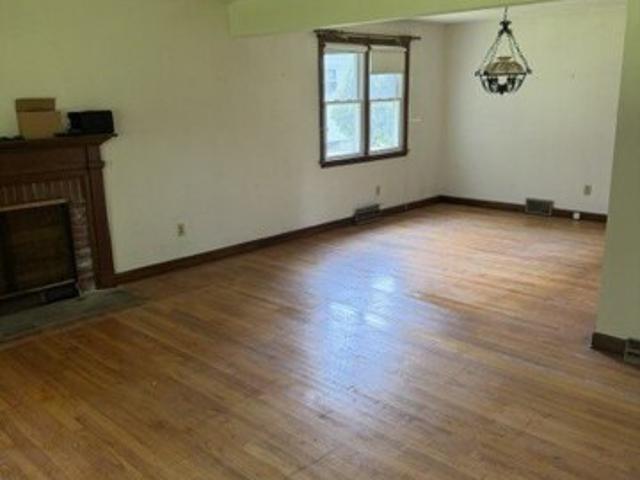 Middlebrook Rd, Newington, Home For Sale