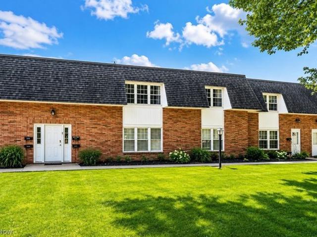 6876 Smith Rd Unit D, Middleburg Heights, OH 44130