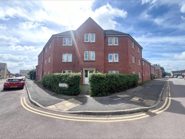 Middlefield Road, CHIPPENHAM 2 bed apartment to rent £1,050 pcm £242 pw