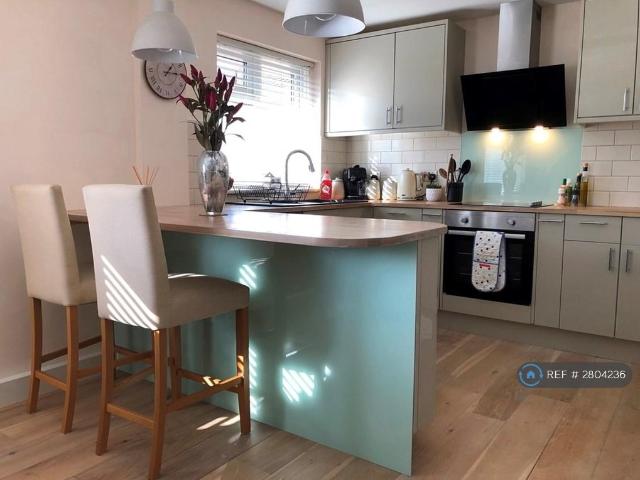 Middlefields, Croydon, CR0 2 bed flat to rent £1,600 pcm £369 pw