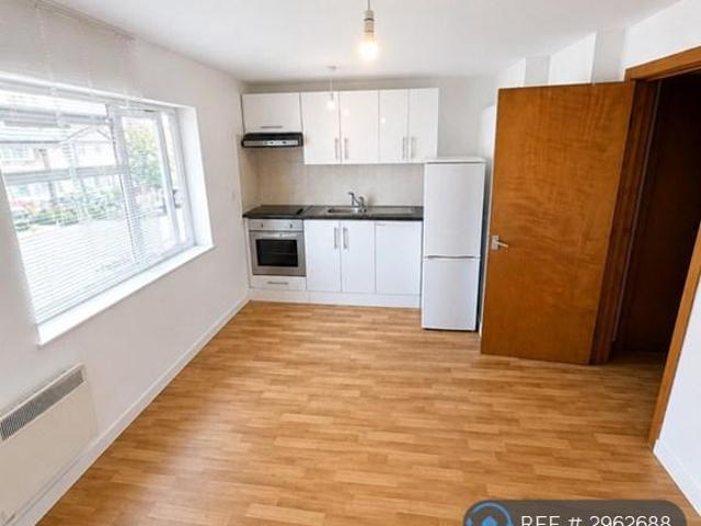 Middleham Road, London, N18 1 bed flat to rent £1,525 pcm £352 pw