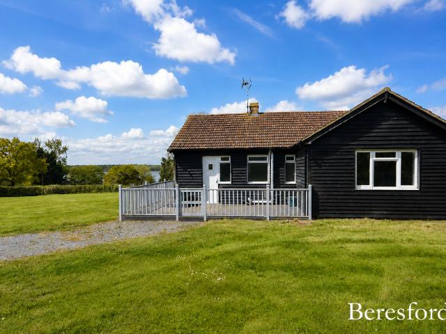 Middlemead, South Hanningfield CM3, 3 bed detached house to rent, £1,795 pcm | PrimeLocation