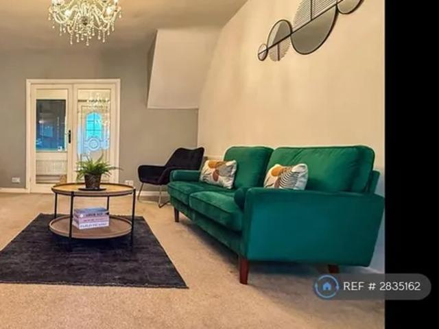 Middlemist Grove, Sandwell, B43 5EJ, United Kingdom | 3 bed duplex for rent #167580444 | Rentberry