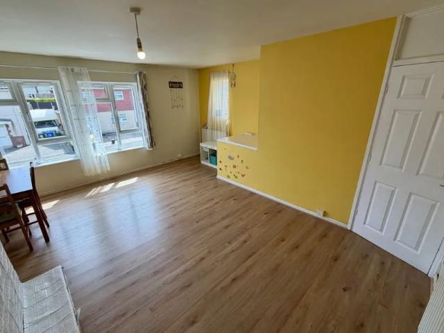 Middlepark Road