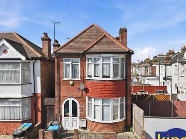 Middlesborough Road, Edmonton, 3 Bedroom Detached