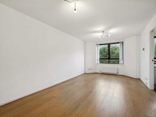Middlesex Gardens, 1/3, Glasgow, Kinning Park, G41 1EL