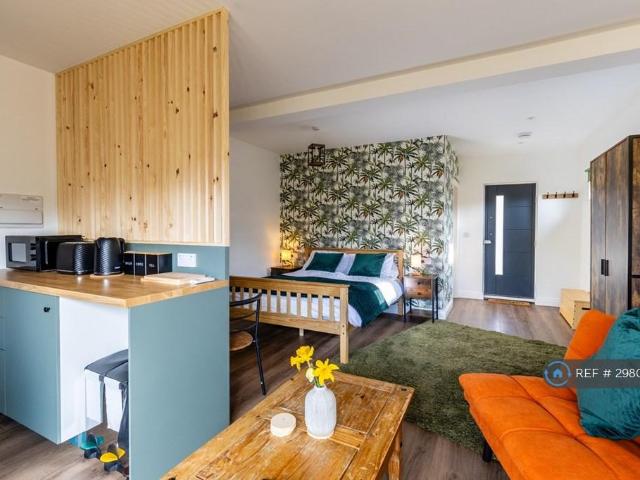 Midford Rd, Bath, BA2 Studio to rent £1,849 pcm £427 pw