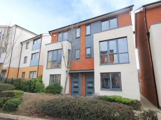 Midgham Way, Reading, Berkshire RG2, 4 bed semi detached house to rent, £2,150 pcm | PrimeLocation