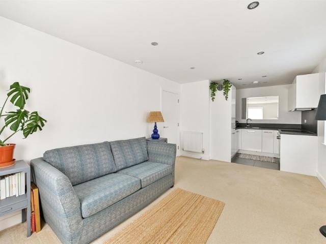 Midgham Way, Reading, RG2 0WW