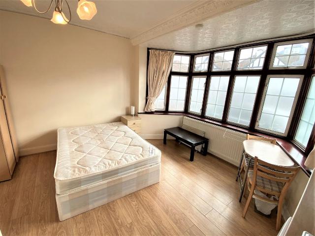 Midholm, Wembley HA9, Studio to rent, £1,200 pcm | PrimeLocation