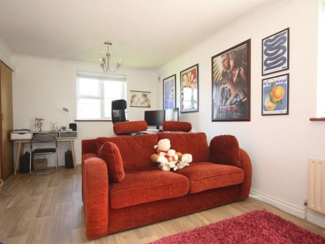 Midhope Road, Woking