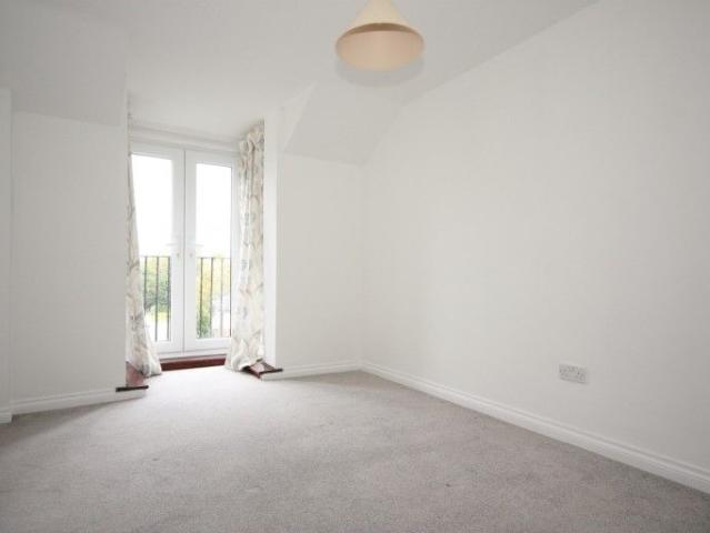Midhope Road, Woking