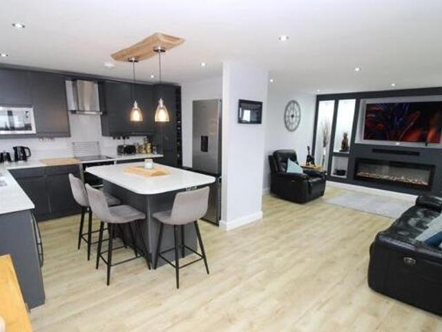 Midhope Way, Pogmoor, 2 Bedroom Apartment