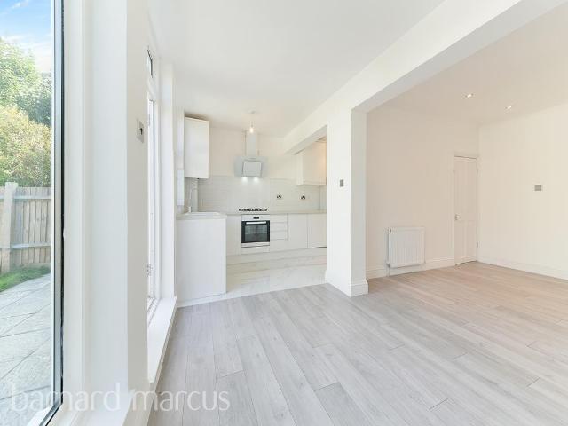 Midhurst Avenue, CROYDON 4 bed apartment to rent £2,500 pcm £577 pw