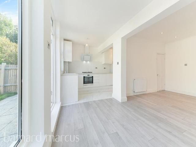 Midhurst Avenue, Croydon CR0, 4 bed flat to rent, £2,600 pcm | PrimeLocation