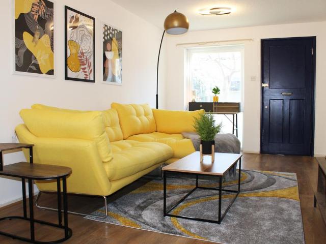Midhurst Close, Cambridge CB4 3 bed house to rent £4,914 pcm £1,134 pw