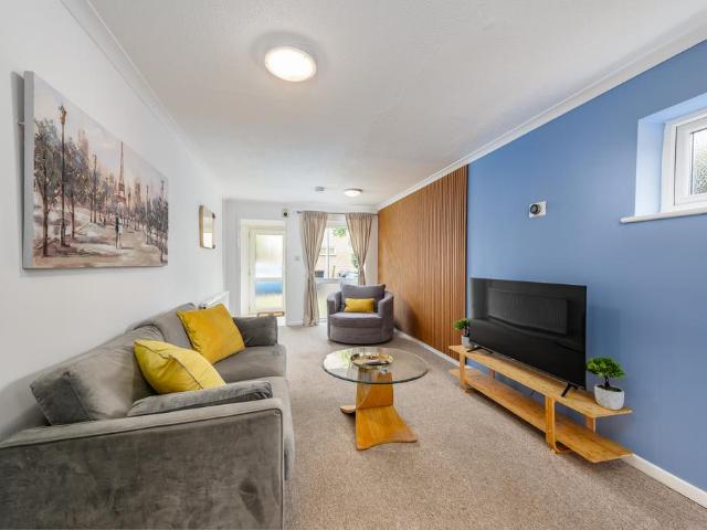 Midhurst Close, Cambridge CB4 4 bed house to rent £5,460 pcm £1,260 pw