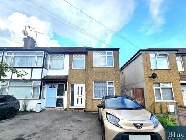 Midhurst Gardens, Uxbridge, 2 Bedroom End