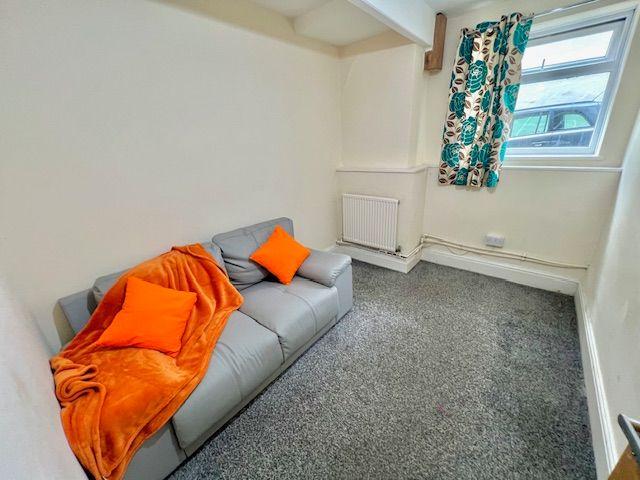 Midland Passage, Hyde Park, Leeds LS6, 2 bed flat to rent, £481 pppm | PrimeLocation