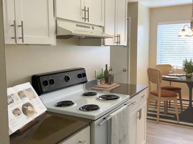 Midlakes 2 Bedroom Apartment for Rent at 12028 Northeast 8th Street, Bellevue, WA 98005 Wilburton NE 8th St