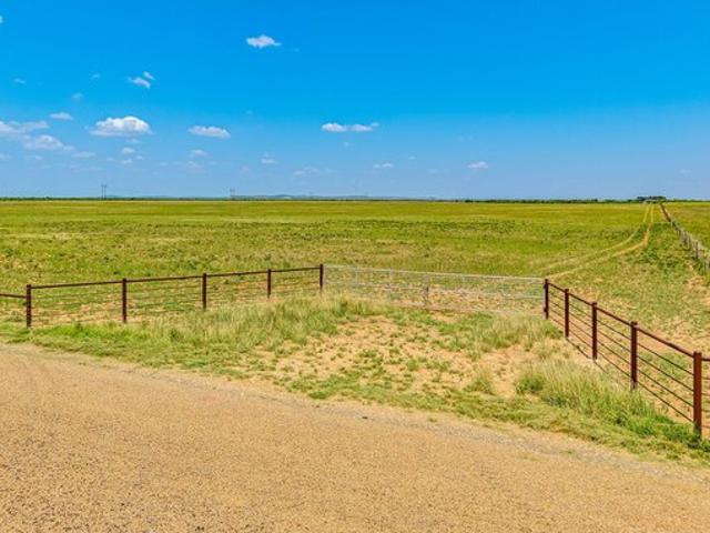 Mielke Way, Miles, TX 76861