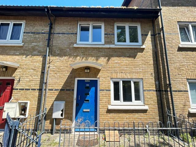 Milton Ct Road, London, 6 SE14, 4 bed semi detached house to rent, £3,400 pcm | PrimeLocation