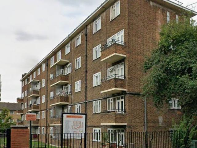 Milton Garden Estate, London N16, 3 bed flat to rent, £3,000 pcm | PrimeLocation