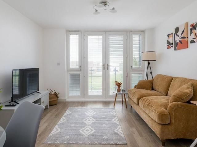 Milton Keynes MK10, 1 bed flat to rent, £2,520 pcm | PrimeLocation