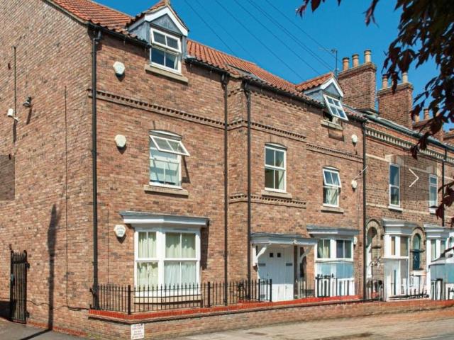 Milton Street, York YO10, 2 bed flat to rent, £1,400 pcm | PrimeLocation