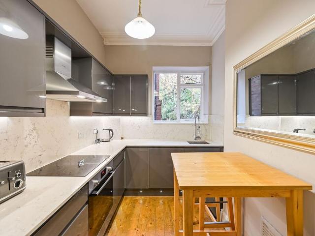Milton Park, N6, Highgate, London, N6 1 bed flat to rent £2,250 pcm £519 pw