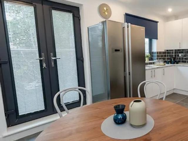 Milton Place, Salford, M6 5RL, United Kingdom | 5 bed apartment for rent #77644133 | Rentberry
