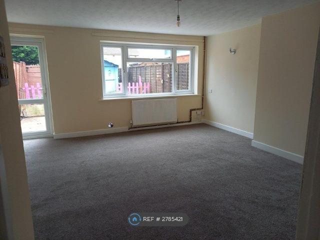 Milton Road, Yate BS37, 3 bed terraced house to rent, £1,275 pcm | PrimeLocation