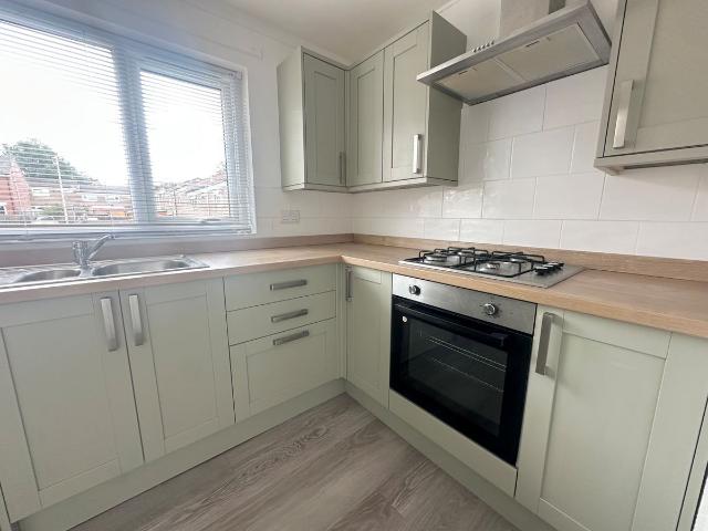 Milton Road, Bromsgrove B61, 2 bed flat to rent, £975 pcm | PrimeLocation