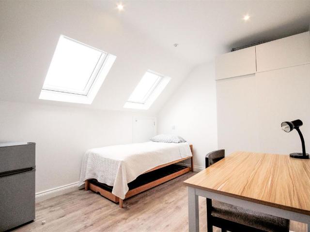 Milton Road, Cambridge CB4, Room to rent, £750 pcm | PrimeLocation