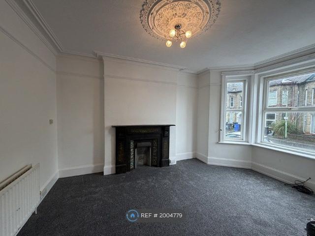 Milton Road East, Lowestoft NR32, 3 bed semi detached house to rent, £1,100 pcm | PrimeLocation