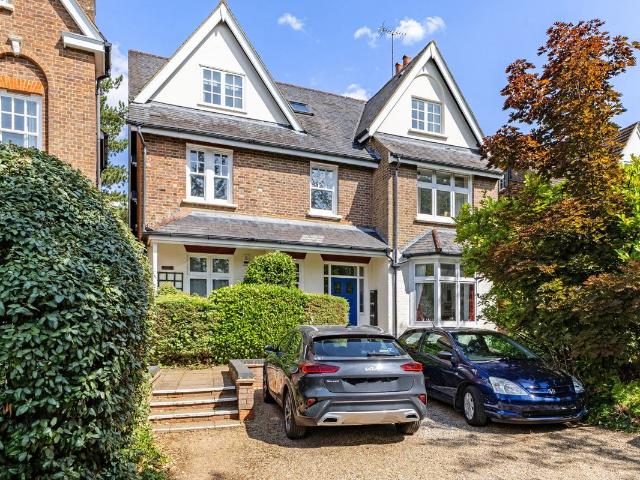 Milton Road, Harpenden, Hertfordshire AL5, 2 bed flat to rent, £1,700 pcm | PrimeLocation