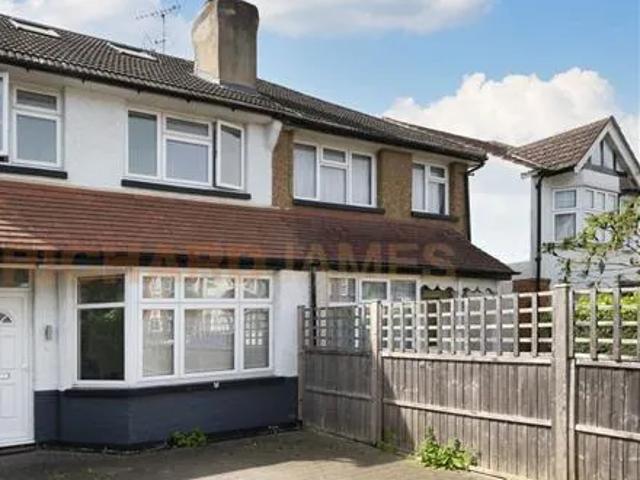 Milton Road, London, NW7 4AX, United Kingdom | 4 bed duplex for rent #138775577 | Rentberry