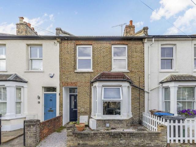Milton Road, London SW19 1 bed flat to rent £1,750 pcm £404 pw