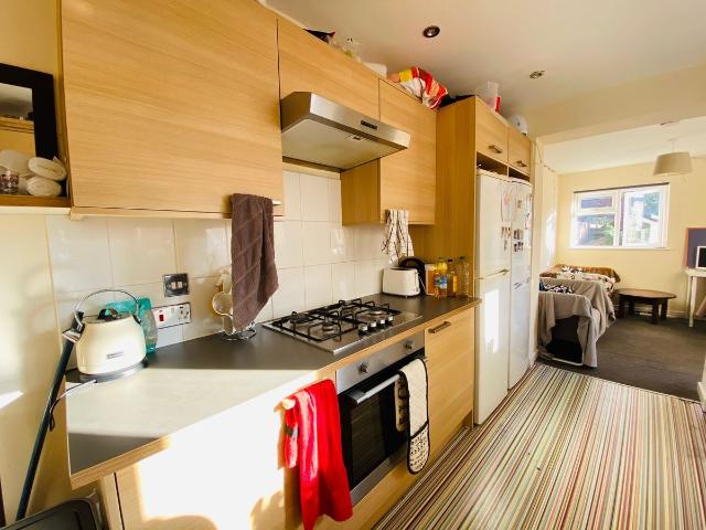Milton Road, Southampton SO15, 6 bed property to rent, £2,600 pcm | PrimeLocation