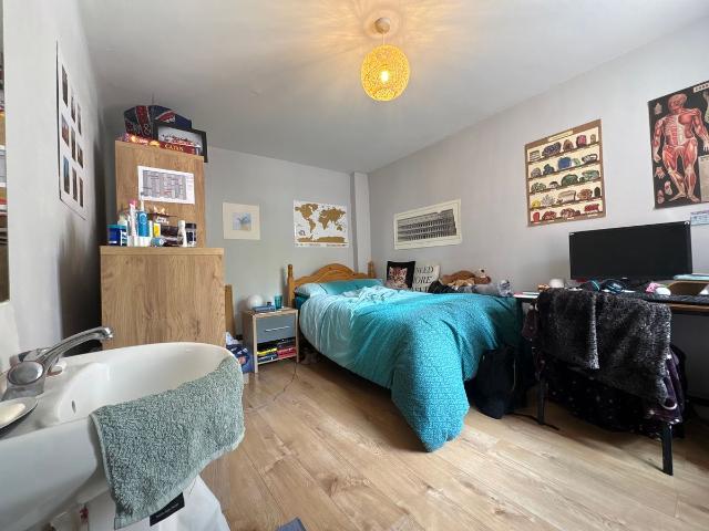 Milton Road, Southampton SO15, 6 bed semi detached house to rent, £2,750 pcm | PrimeLocation