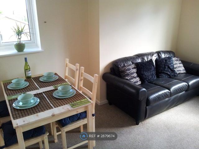 Milton Walk, Houghton Regis, Dunstable LU5, 2 bed flat to rent, £1,200 pcm | PrimeLocation