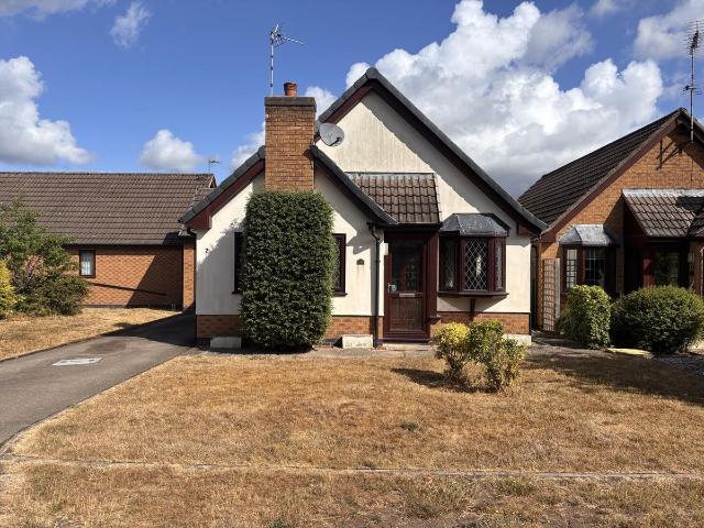 Milverton Close, Wigston LE18, 2 bed bungalow to rent, £1,100 pcm | PrimeLocation