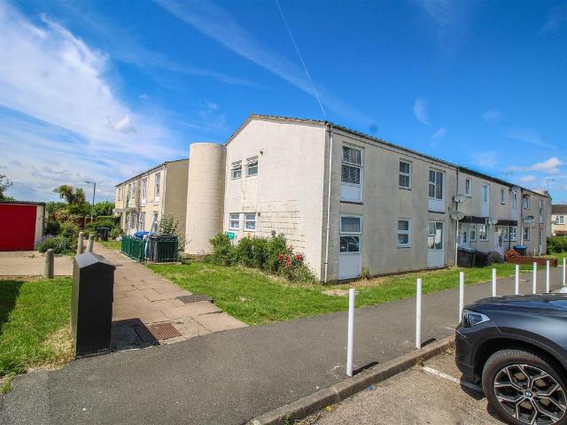 Milwards, Harlow CM19, 2 bed flat to rent, £1,250 pcm | PrimeLocation