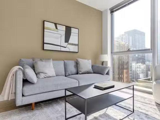Mila, 201 North Garland Court, The Loop 1 Bedroom 1 Bath