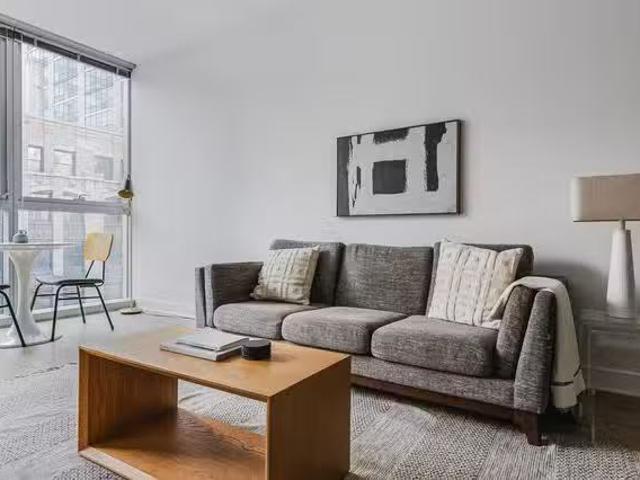 Mila, 201 North Garland Court, The Loop 1 Bedroom 1 Bath