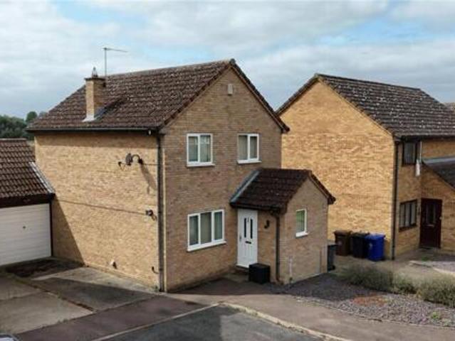 Mildenhall, Nightingale Close, Bury St. Edmunds, 3 Bedroom Detached