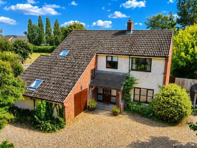 Mildenhall Road, Fordham. 3 bed detached house to rent £2,300 pcm £531 pw